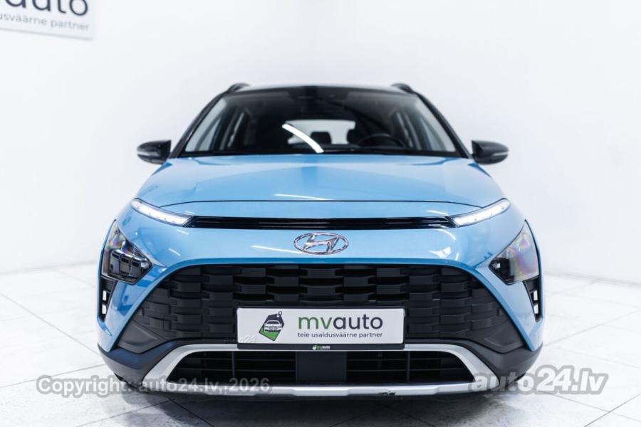 Blue Hyundai Bayon 2021 in Tallinn, with an engine capacity of 1.00 L and mileage of 30 thousand km for 14990 €, photo 4 on AUTOMOTO.COM.LV