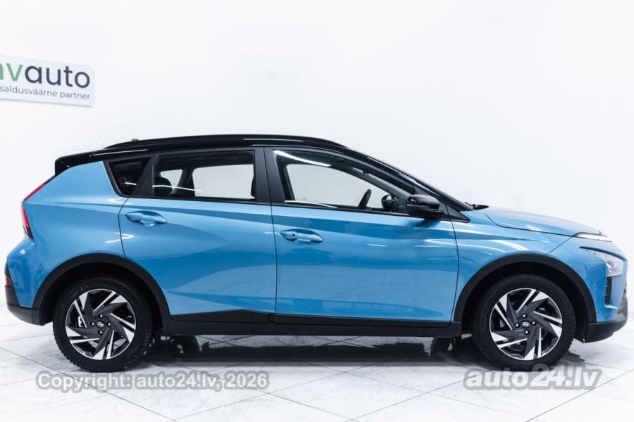 Blue Hyundai Bayon 2021 in Tallinn, with an engine capacity of 1.00 L and mileage of 30 thousand km for 14990 €, photo 12 on AUTOMOTO.COM.LV