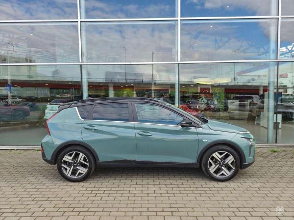 Hyundai Bayon 2021 Viļņa vietnē Zaļš Hyundai Bayon 2021 Viļņa, ar dzinēja tilpumu 1.00 L un nobraukumu 68 tūkst. km par 13250 €, foto 6 vietnē AUTOMOTO.COM.LV