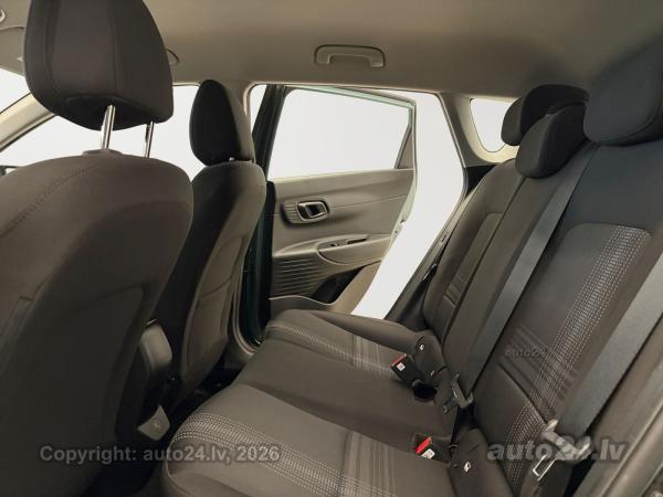 Hyundai Bayon 2022 in Tallinn on AUTOMOTO.COM.LV Green Hyundai Bayon 2022 in Tallinn, with an engine capacity of 1.00 L and mileage of 117 thousand km for 11900 €, photo 7 on AUTOMOTO.COM.LV