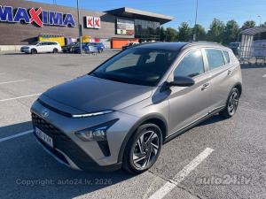 Pelēks Hyundai Bayon 2022 Tallina, ar dzinēja tilpumu 1.00 L un nobraukumu 28 tūkst. km par 17900 €, foto  vietnē AUTOMOTO.COM.LV