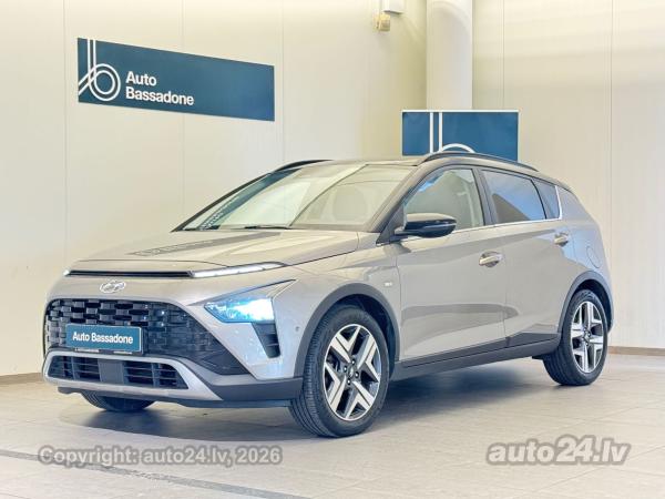 Pelēks Hyundai Bayon 2022 Tallina, ar dzinēja tilpumu 1.00 L un nobraukumu 53 tūkst. km par 15900 €, foto  vietnē AUTOMOTO.COM.LV