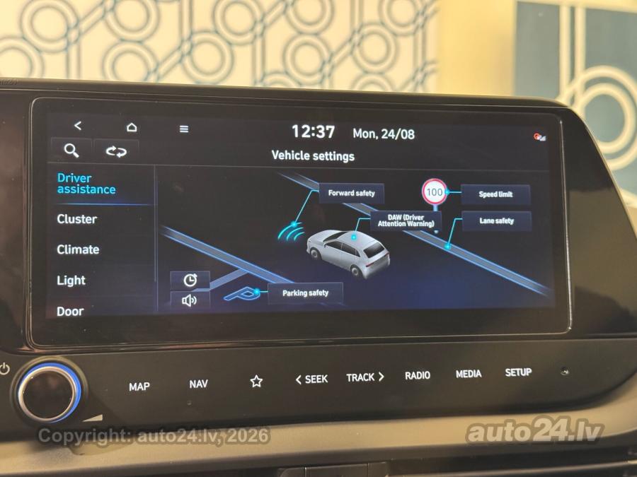 Pelēks Hyundai Bayon 2022 Tallina, ar dzinēja tilpumu 1.00 L un nobraukumu 53 tūkst. km par 15900 €, foto 23 vietnē AUTOMOTO.COM.LV