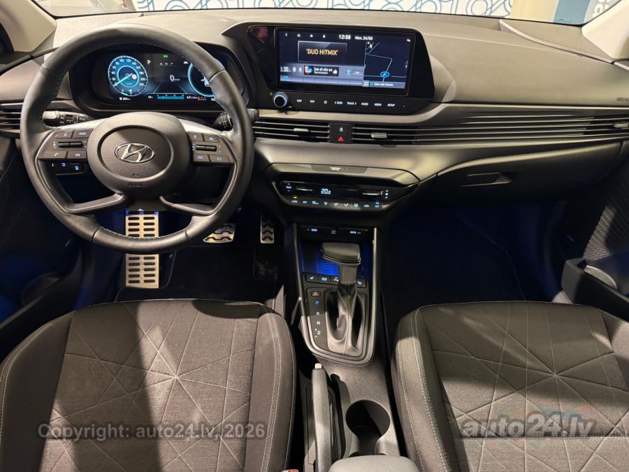 Pelēks Hyundai Bayon 2022 Tallina, ar dzinēja tilpumu 1.00 L un nobraukumu 53 tūkst. km par 15900 €, foto 25 vietnē AUTOMOTO.COM.LV