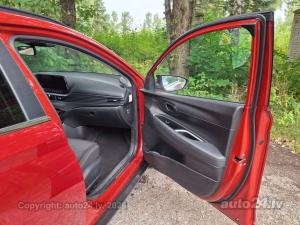 Red Hyundai Bayon 2021 in Parnu, with an engine capacity of 1.00 L and mileage of 118 thousand km for 13999 €, photo 6 on AUTOMOTO.COM.LV