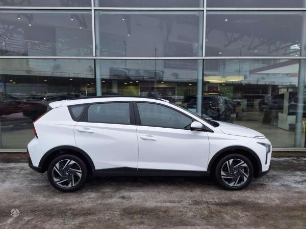 Balts Hyundai Bayon 2023 Viļņa, ar dzinēja tilpumu 1.00 L un nobraukumu 33 tūkst. km par 16500 €, foto 5 vietnē AUTOMOTO.COM.LV