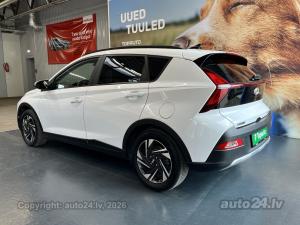 Balts Hyundai Bayon 2022 Tallina, ar dzinēja tilpumu 1.00 L un nobraukumu 115 tūkst. km par 13400 €, foto 4 vietnē AUTOMOTO.COM.LV