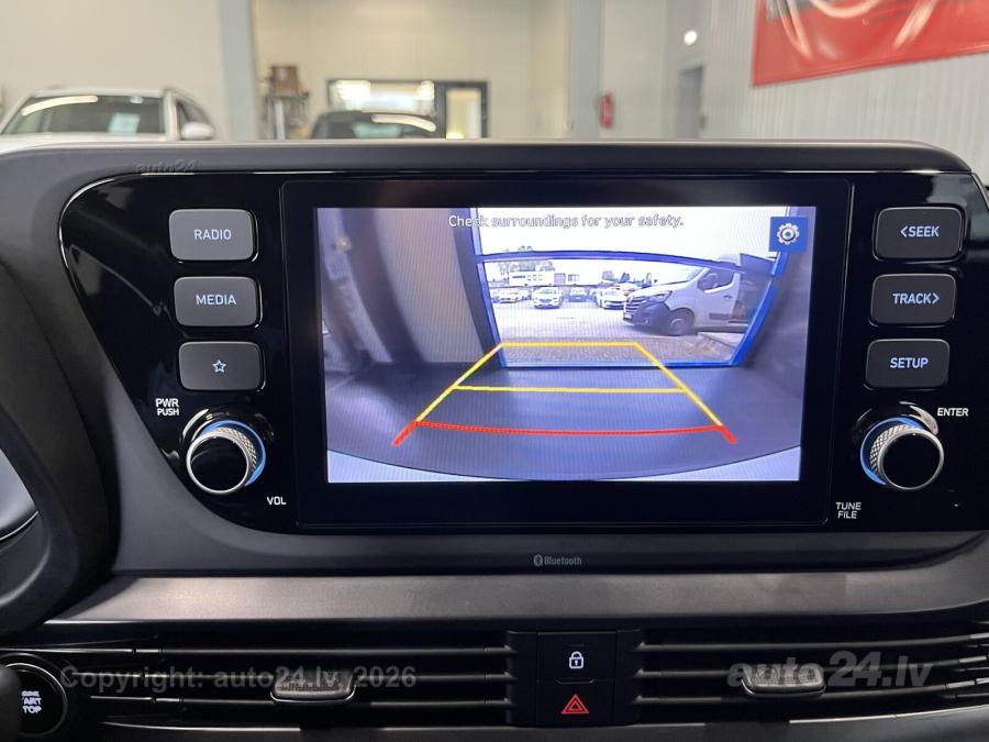 Balts Hyundai Bayon 2022 Tallina, ar dzinēja tilpumu 1.00 L un nobraukumu 115 tūkst. km par 13400 €, foto 15 vietnē AUTOMOTO.COM.LV