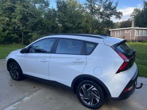 Balts Hyundai Bayon 2022 Viļņa, ar dzinēja tilpumu 1.00 L un nobraukumu 56 tūkst. km par 12500 €, foto 5 vietnē AUTOMOTO.COM.LV