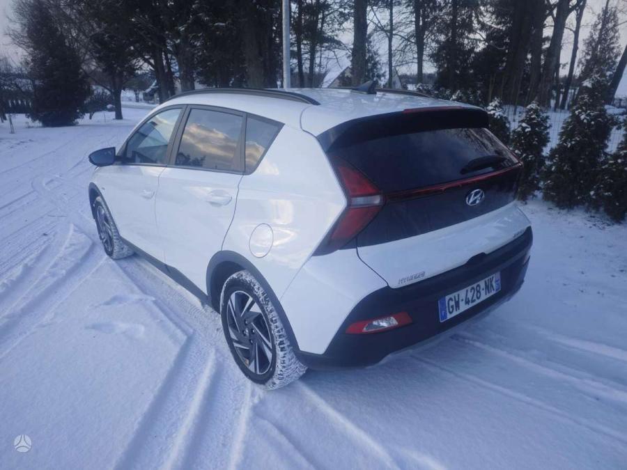 White Hyundai Bayon 2024 in Telschi, with an engine capacity of 1.00 L and mileage of 64 thousand km for 8800 €, photo 15 on AUTOMOTO.COM.LV