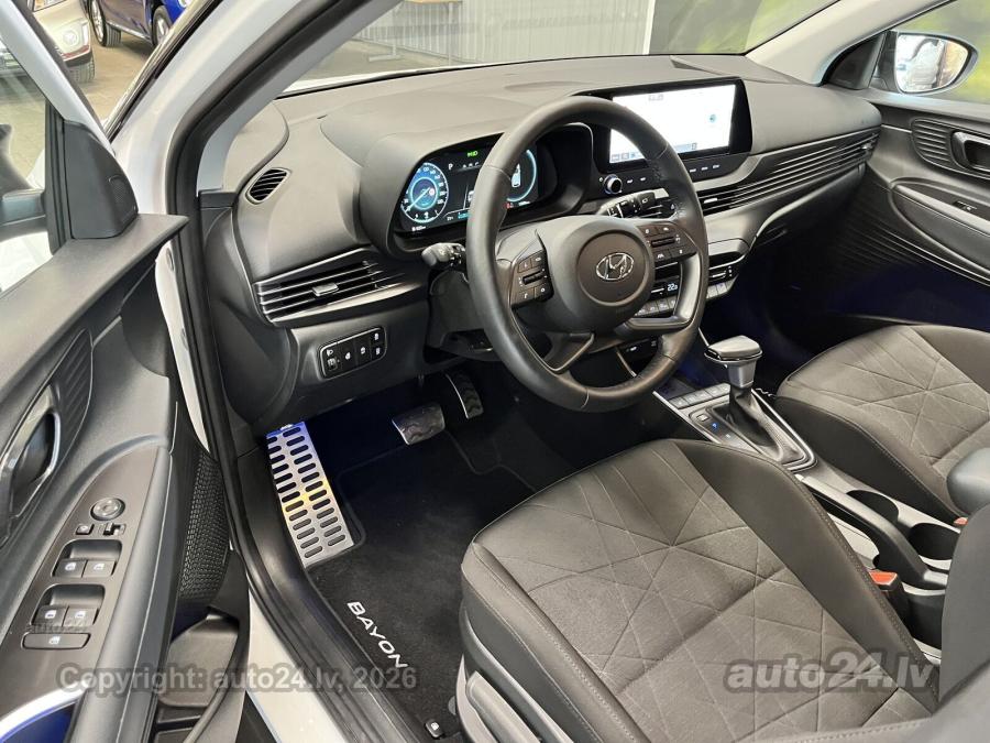 Balts Hyundai Bayon 2023 Tallina, ar dzinēja tilpumu 1.00 L un nobraukumu 14 tūkst. km par 16900 €, foto 11 vietnē AUTOMOTO.COM.LV