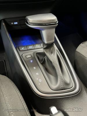 Balts Hyundai Bayon 2023 Tallina, ar dzinēja tilpumu 1.00 L un nobraukumu 14 tūkst. km par 16900 €, foto 21 vietnē AUTOMOTO.COM.LV