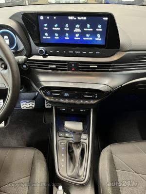Balts Hyundai Bayon 2023 Tallina, ar dzinēja tilpumu 1.00 L un nobraukumu 14 tūkst. km par 16900 €, foto 22 vietnē AUTOMOTO.COM.LV
