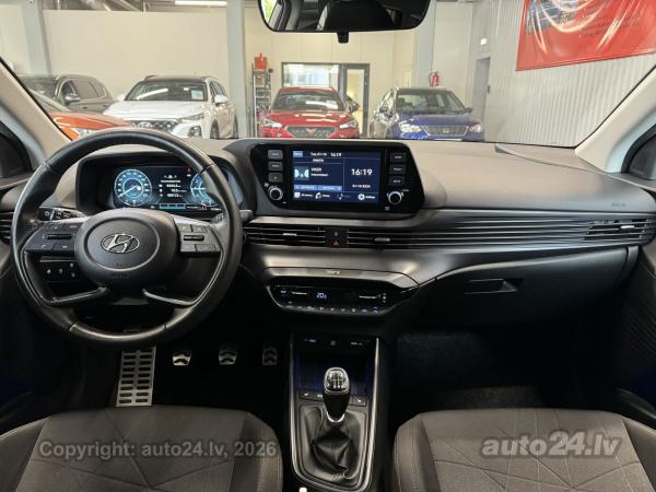 Hyundai Bayon 2023 Tallina vietnÄ Balts Hyundai Bayon 2023 Tallina, ar dzinÄja tilpumu 1.00 L un nobraukumu 152 tÅ«kst. km par 11500 ā¬, foto 10 vietnÄ AUTOMOTO.COM.LV