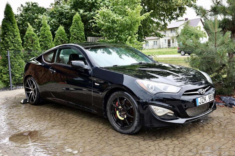Black Hyundai Coupe 2014 in Kaunas, with an engine capacity of 2.00 L and mileage of 198 thousand km for 5000 €, photo 5 on AUTOMOTO.COM.LV