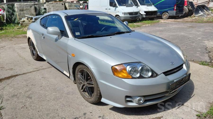Pelēks Hyundai Coupe 2003 Jelgava, ar dzinēja tilpumu 2.00 L un nobraukumu 248 tūkst. km par 1800 €, foto 1 vietnē AUTOMOTO.COM.LV