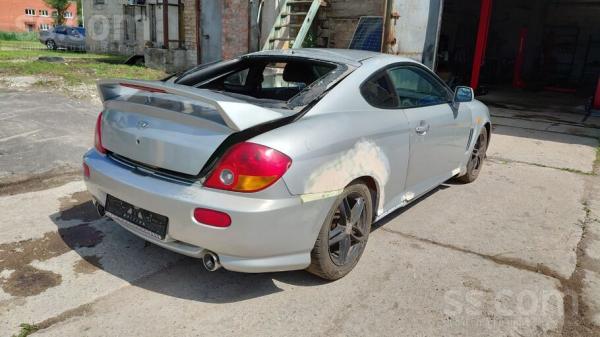 Pelēks Hyundai Coupe 2003 Jelgava, ar dzinēja tilpumu 2.00 L un nobraukumu 248 tūkst. km par 1800 €, foto 4 vietnē AUTOMOTO.COM.LV