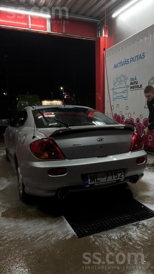 Pelēks Hyundai Coupe 2003 Valmiera, ar dzinēja tilpumu 2.00 L un nobraukumu 210 tūkst. km par 2250 €, foto 3 vietnē AUTOMOTO.COM.LV