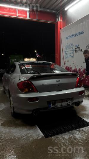 Grey Hyundai Coupe 2003 in Valmiera, with an engine capacity of 2.00 L and mileage of 210 thousand km for 2250 €, photo 4 on AUTOMOTO.COM.LV