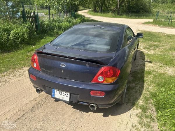 Hyundai Coupe 2002 in Elektrenai, with an engine capacity of 2.70 L and mileage of 333 thousand km for 700 €, photo 5 on AUTOMOTO.COM.LV