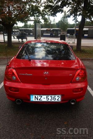 Red Hyundai Coupe 2004 in Riga, with an engine capacity of 2.00 L and mileage of 213 thousand km for 800 €, photo 3 on AUTOMOTO.COM.LV