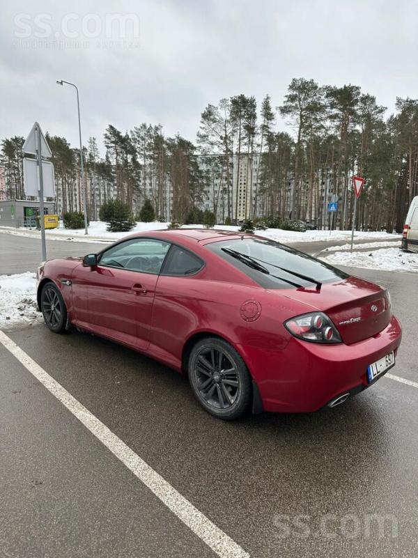 Red Hyundai Coupe 2008 in Riga, with an engine capacity of 1.80 L and mileage of 216 thousand km for 3200 €, photo 2 on AUTOMOTO.COM.LV