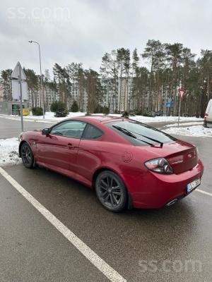 Red Hyundai Coupe 2008 in Riga, with an engine capacity of 1.80 L and mileage of 216 thousand km for 3200 €, photo 2 on AUTOMOTO.COM.LV