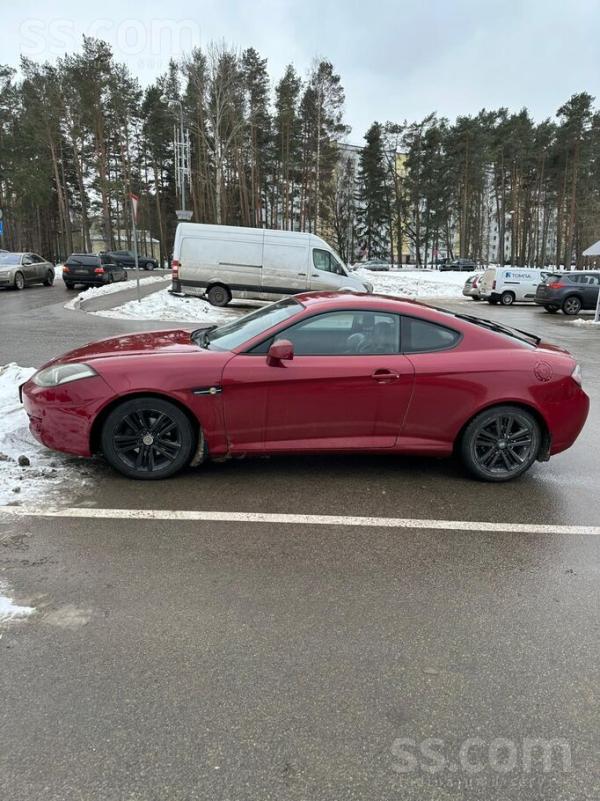 Red Hyundai Coupe 2008 in Riga, with an engine capacity of 1.80 L and mileage of 216 thousand km for 3200 €, photo 3 on AUTOMOTO.COM.LV