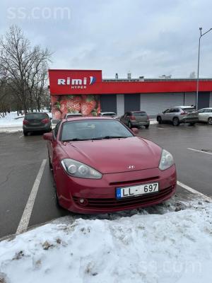 Red Hyundai Coupe 2008 in Riga, with an engine capacity of 1.80 L and mileage of 216 thousand km for 3200 €, photo 5 on AUTOMOTO.COM.LV