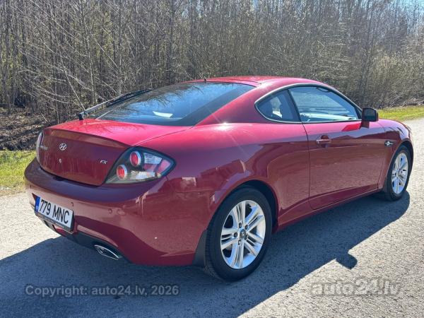 Sarkans Hyundai Coupe 2010 Tallina, ar dzinēja tilpumu 2.00 L un nobraukumu 68 tūkst. km par 4990 €, foto 4 vietnē AUTOMOTO.COM.LV