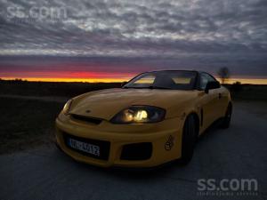 Yellow Hyundai Coupe 2003 in Riga, with an engine capacity of 2.70 L and mileage of 195 thousand km for 2700 €, photo  on AUTOMOTO.COM.LV