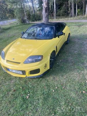 Dzeltens Hyundai Coupe 2003 Liepāja, ar dzinēja tilpumu 2.70 L un nobraukumu 201 tūkst. km par 1500 €, foto  vietnē AUTOMOTO.COM.LV