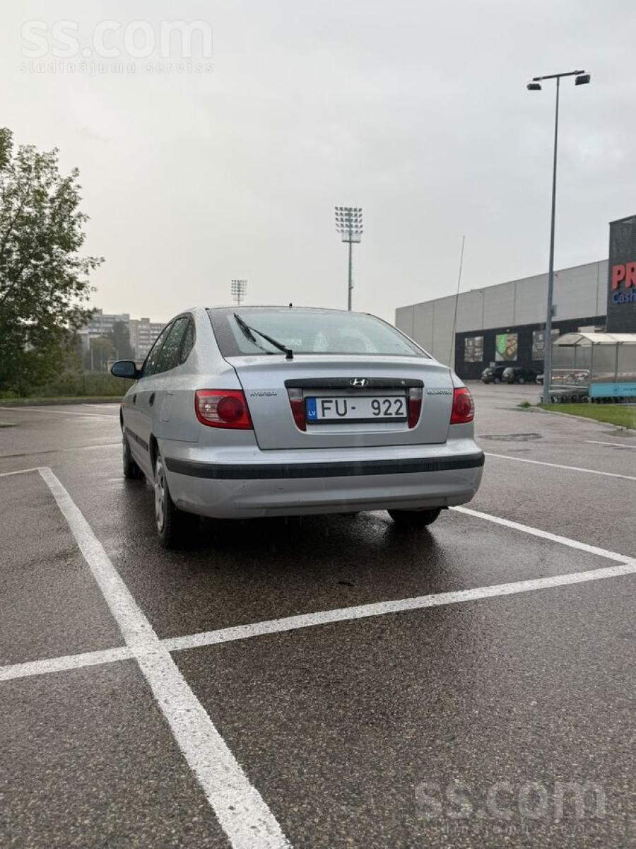 Pelēks Hyundai Elantra 2006 Daugavpils, ar dzinēja tilpumu 1.60 L un nobraukumu 180 tūkst. km par 1100 €, foto 5 vietnē AUTOMOTO.COM.LV