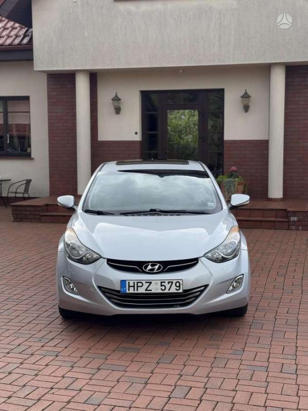Grey Hyundai Elantra 2011 in Klaipeda, with an engine capacity of 1.98 L and mileage of 144 thousand km for 4650 €, photo 2 on AUTOMOTO.COM.LV