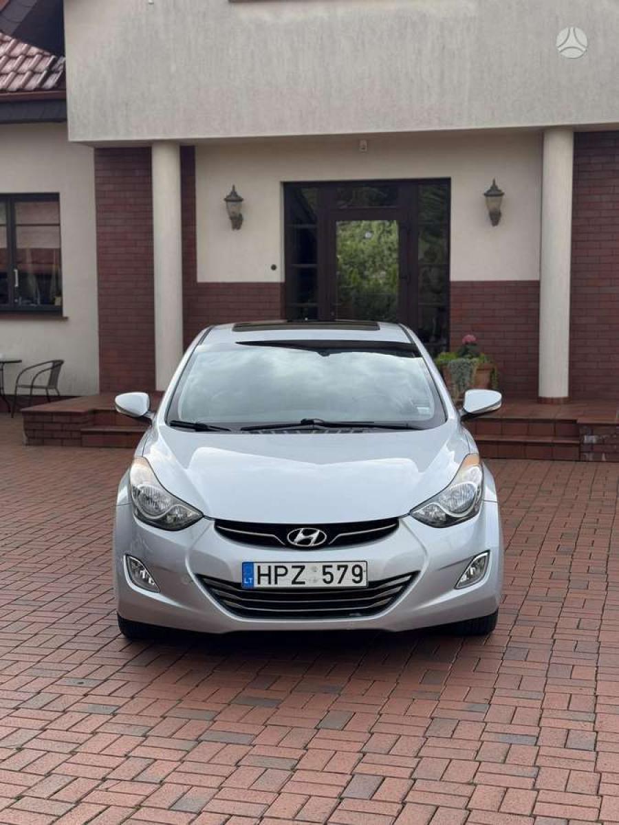Grey Hyundai Elantra 2011 in Klaipeda, with an engine capacity of 1.98 L and mileage of 144 thousand km for 4650 €, photo 3 on AUTOMOTO.COM.LV