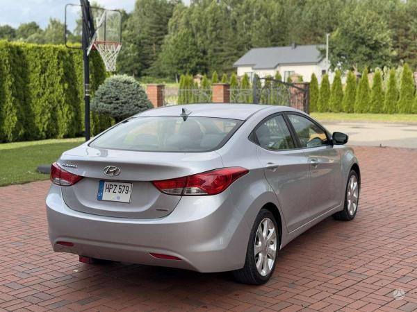 Grey Hyundai Elantra 2011 in Klaipeda, with an engine capacity of 1.98 L and mileage of 144 thousand km for 4650 €, photo 6 on AUTOMOTO.COM.LV