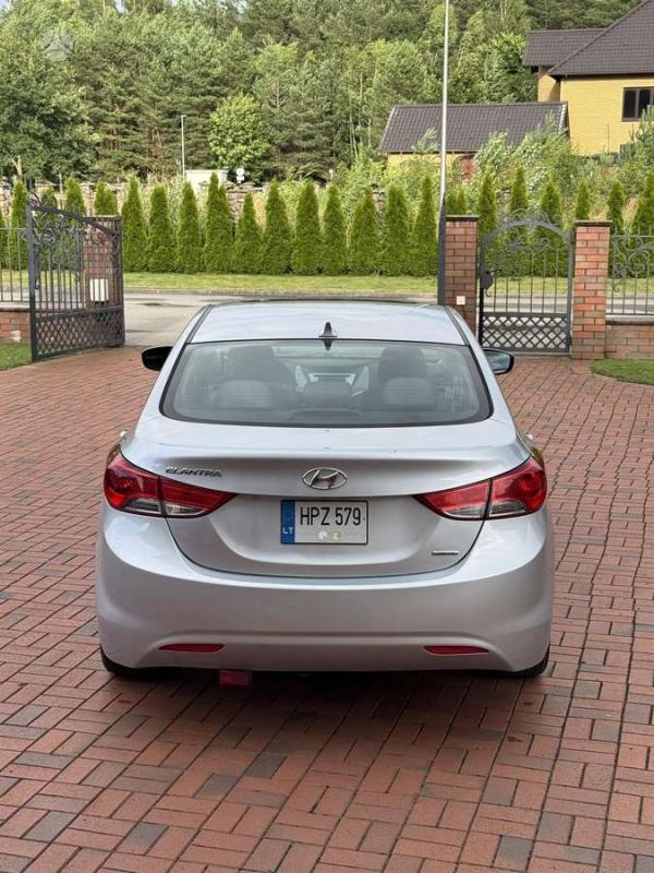 Grey Hyundai Elantra 2011 in Klaipeda, with an engine capacity of 1.98 L and mileage of 144 thousand km for 4650 €, photo 9 on AUTOMOTO.COM.LV