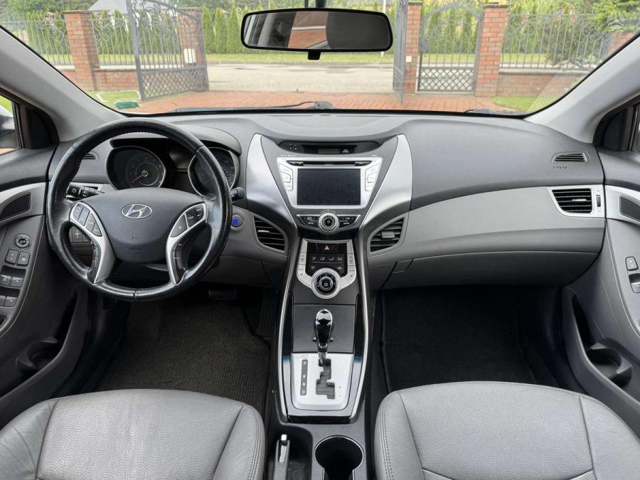 Grey Hyundai Elantra 2011 in Klaipeda, with an engine capacity of 1.98 L and mileage of 144 thousand km for 4650 €, photo 12 on AUTOMOTO.COM.LV