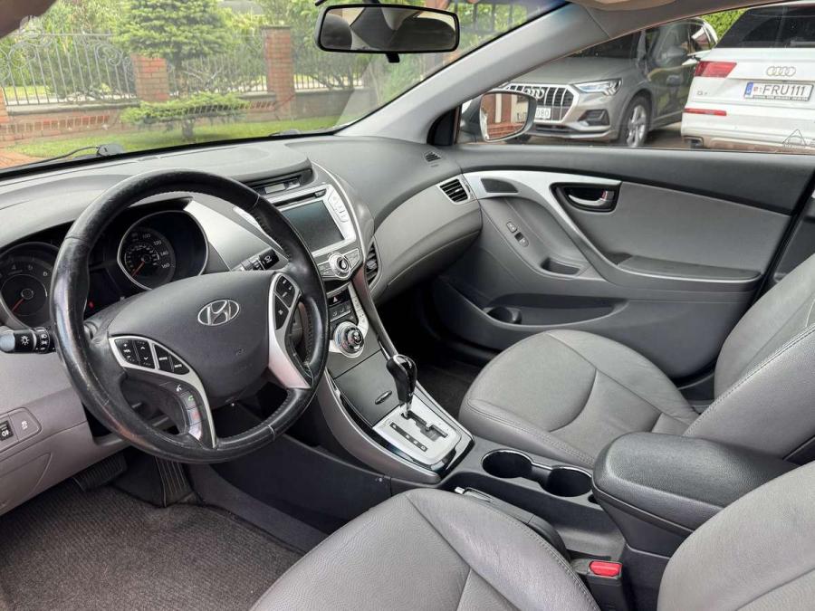 Grey Hyundai Elantra 2011 in Klaipeda, with an engine capacity of 1.98 L and mileage of 144 thousand km for 4650 €, photo 13 on AUTOMOTO.COM.LV
