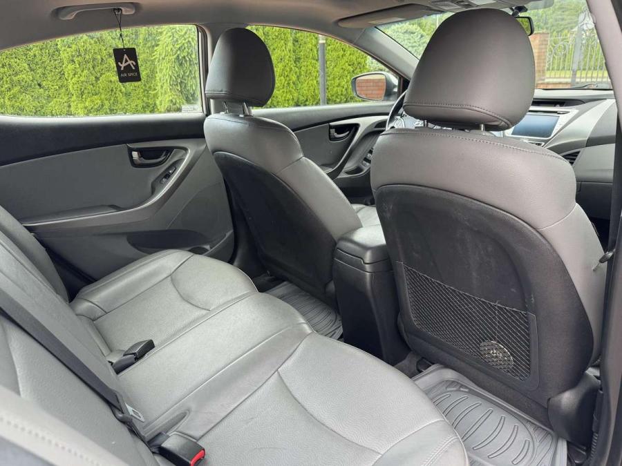 Grey Hyundai Elantra 2011 in Klaipeda, with an engine capacity of 1.98 L and mileage of 144 thousand km for 4650 €, photo 15 on AUTOMOTO.COM.LV