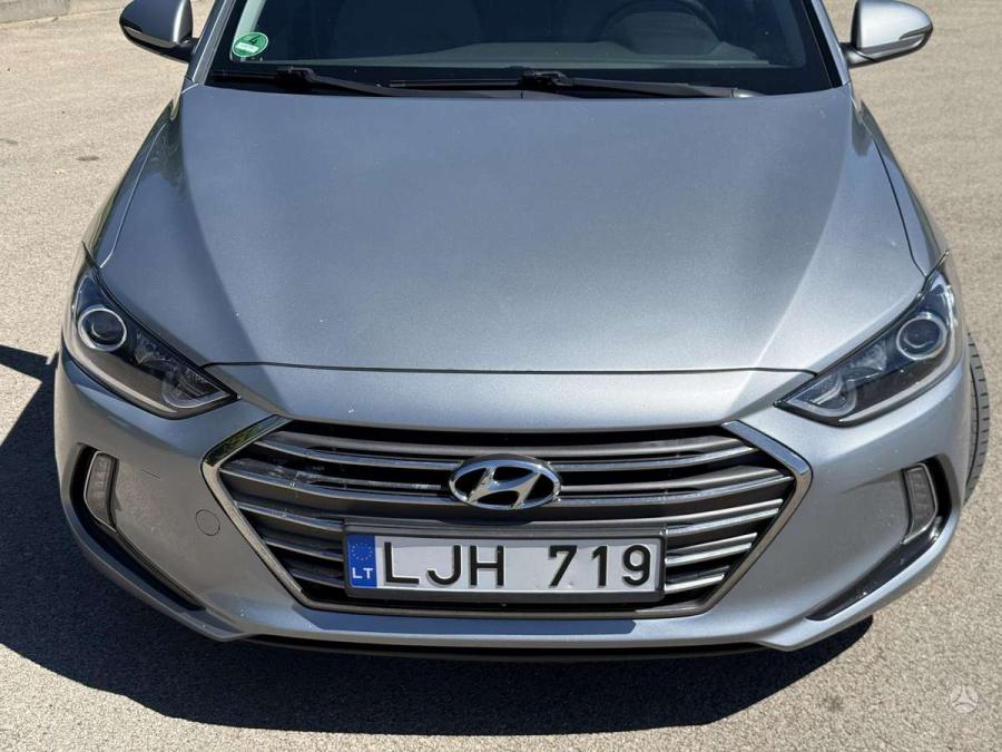 Grey Hyundai Elantra 2017 in Jurbarkas, with an engine capacity of 2.00 L and mileage of 207 thousand km for 7999 €, photo 5 on AUTOMOTO.COM.LV