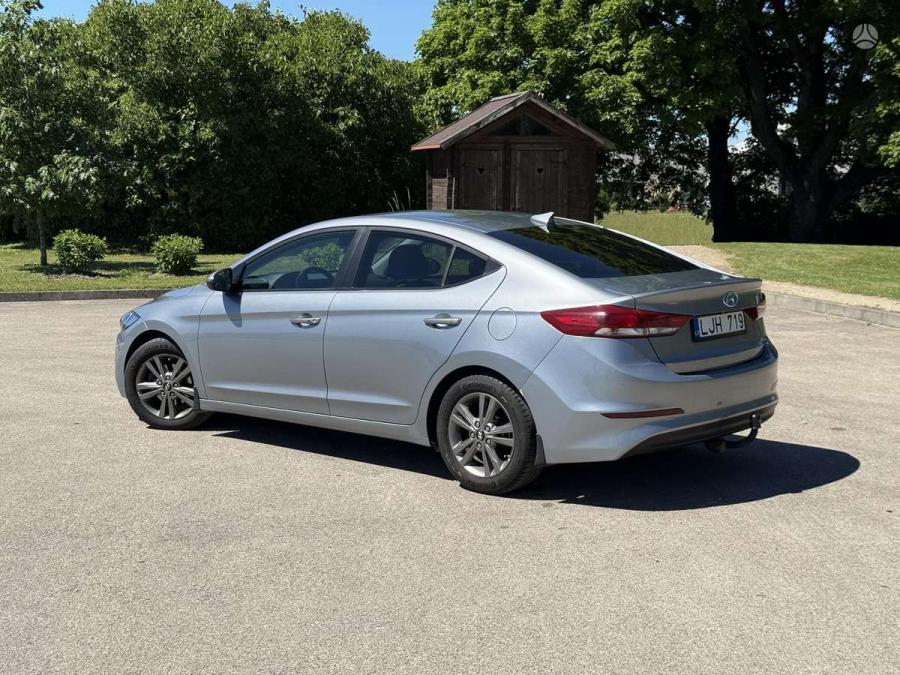 Grey Hyundai Elantra 2017 in Jurbarkas, with an engine capacity of 2.00 L and mileage of 207 thousand km for 7999 €, photo 10 on AUTOMOTO.COM.LV