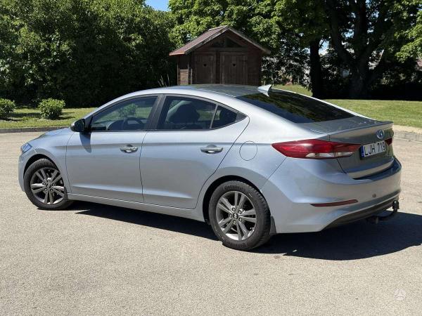 Pelēks Hyundai Elantra 2017 Jurbarkas, ar dzinēja tilpumu 2.00 L un nobraukumu 207 tūkst. km par 7999 €, foto 10 vietnē AUTOMOTO.COM.LV