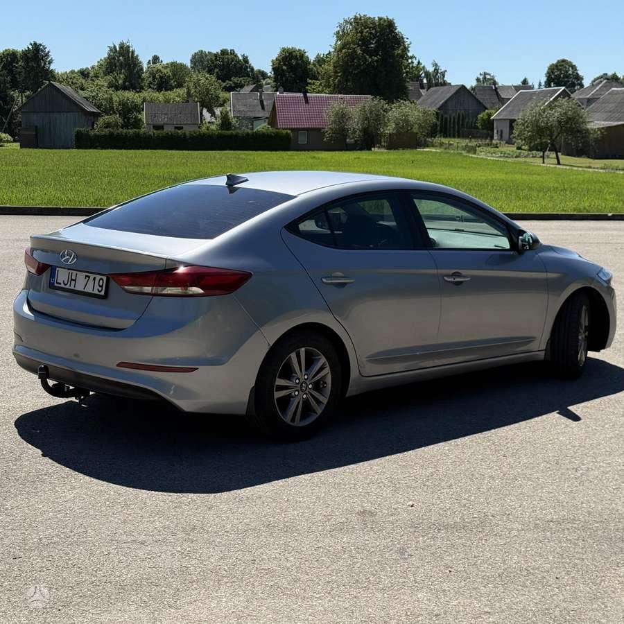 Grey Hyundai Elantra 2017 in Jurbarkas, with an engine capacity of 2.00 L and mileage of 207 thousand km for 7999 €, photo 15 on AUTOMOTO.COM.LV