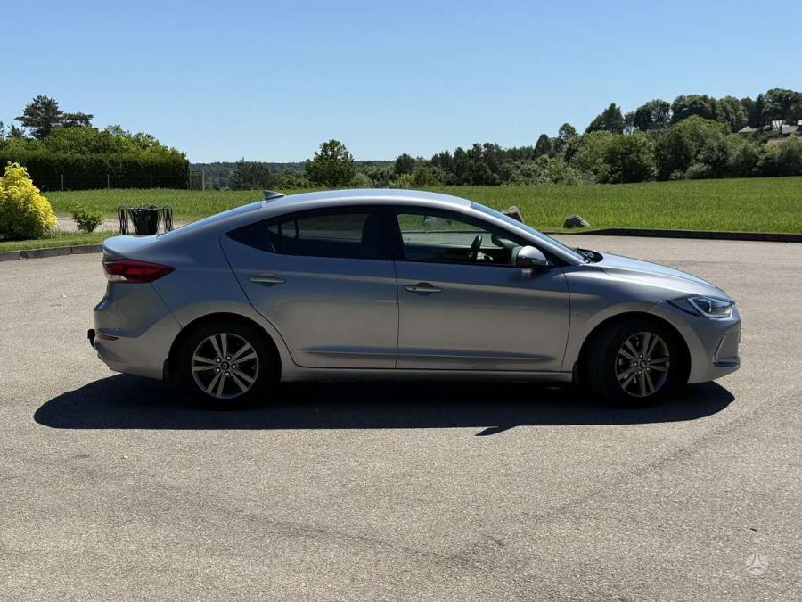Grey Hyundai Elantra 2017 in Jurbarkas, with an engine capacity of 2.00 L and mileage of 207 thousand km for 7999 €, photo 16 on AUTOMOTO.COM.LV