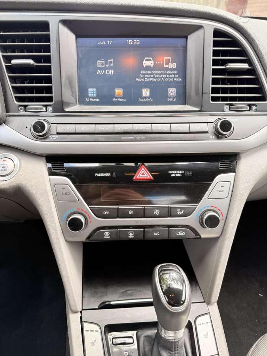 Grey Hyundai Elantra 2017 in Jurbarkas, with an engine capacity of 2.00 L and mileage of 207 thousand km for 7999 €, photo 18 on AUTOMOTO.COM.LV