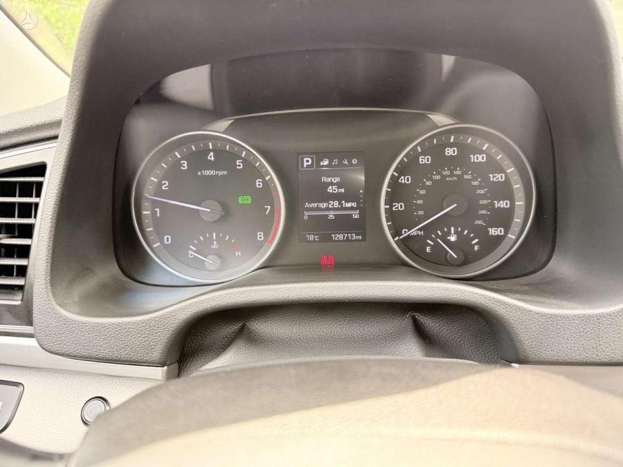 Grey Hyundai Elantra 2017 in Jurbarkas, with an engine capacity of 2.00 L and mileage of 207 thousand km for 7999 €, photo 20 on AUTOMOTO.COM.LV
