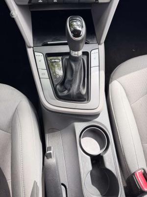 Grey Hyundai Elantra 2017 in Jurbarkas, with an engine capacity of 2.00 L and mileage of 207 thousand km for 7999 €, photo 24 on AUTOMOTO.COM.LV