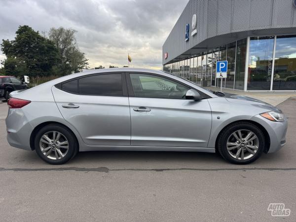 Hyundai Elantra 2017 in Marijampole, with an engine capacity of 2.00 L and mileage of 130 thousand km for 10985 €, photo 6 on AUTOMOTO.COM.LV