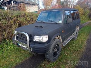 Melns Hyundai Galloper 1998 Liepāja, ar dzinēja tilpumu 2.50 L un nobraukumu 245 tūkst. km par 3500 €, foto 3 vietnē AUTOMOTO.COM.LV